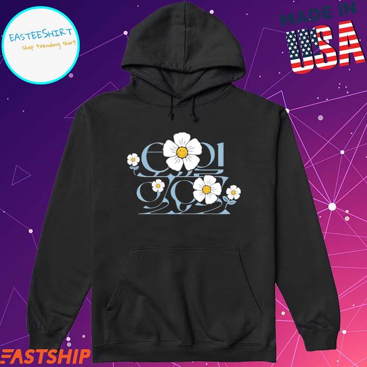 Official Weekend Bloom Korea T-shirts, hoodie, tank top, sweater and ...
